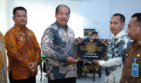 Kajari Kota Bekasi Tinjau Distribusi dan Pemanfaatan IFP di Sekolah ...